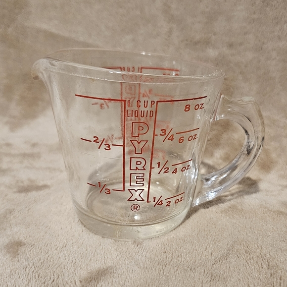 Pyrex | Kitchen | Vintage Pyrex Cup Liquid Measuring Cup W Closed D ...